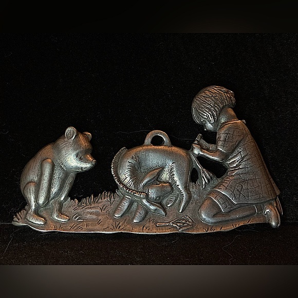 Disney | Other | Vintage Pewter Winnie The Pooh Holiday Ornament ...